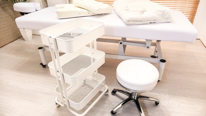 【江坂駅徒歩4分】備品充実の広々スペース✨|ゴミのお持ち帰り不要❗️|女性でも片手で高さ調整可能なベッド🌱の写真11