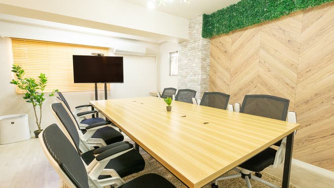 御茶ノ水駅🚶4分🚃末広町駅🚶6分🚃カフェ風会議室 ☕高速光回線⚡最大12名👌大型モニター&ホワイトボードなど充実設備の写真4