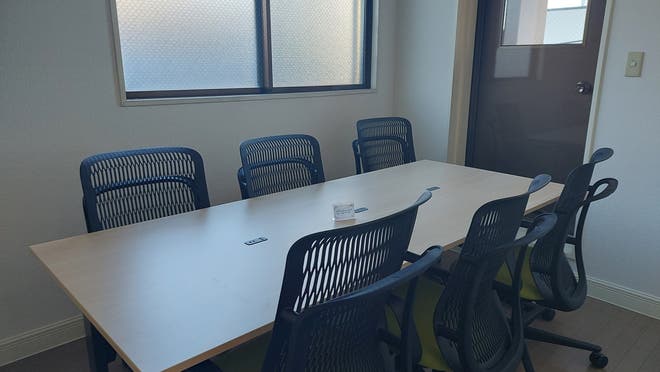 JR成田駅東口から徒歩30秒 ミーティングRoom C/ GAKUYA Bird店 / 6名まで利用可能 / 光回線の写真6