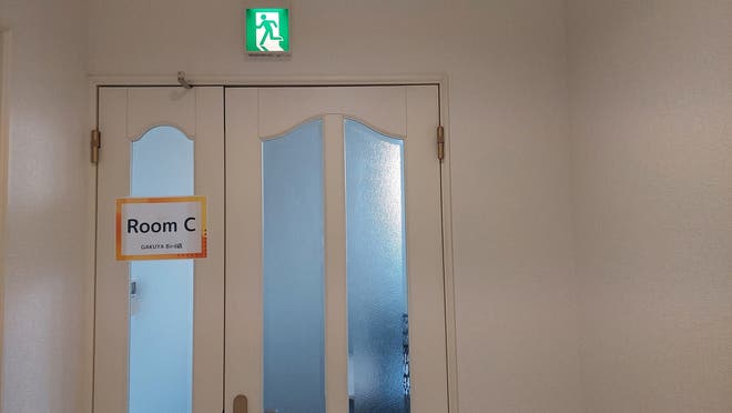 JR成田駅東口から徒歩30秒 ミーティングRoom C/ GAKUYA Bird店 / 6名まで利用可能 / 光回線の写真5