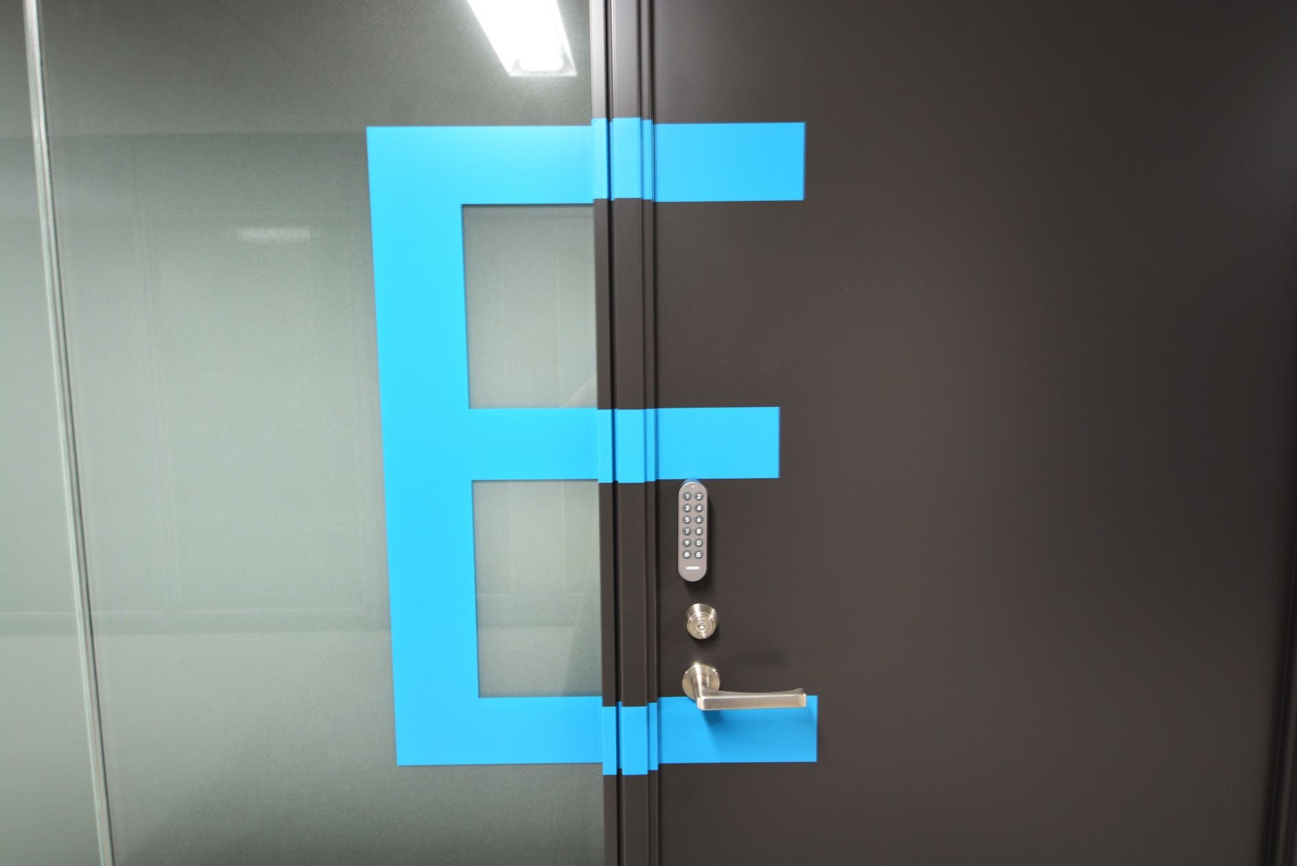 【堺筋本町駅直結】4名利用/Eタイプ/貸会議室/web会議/打ち合わせ/コワーク等の写真6