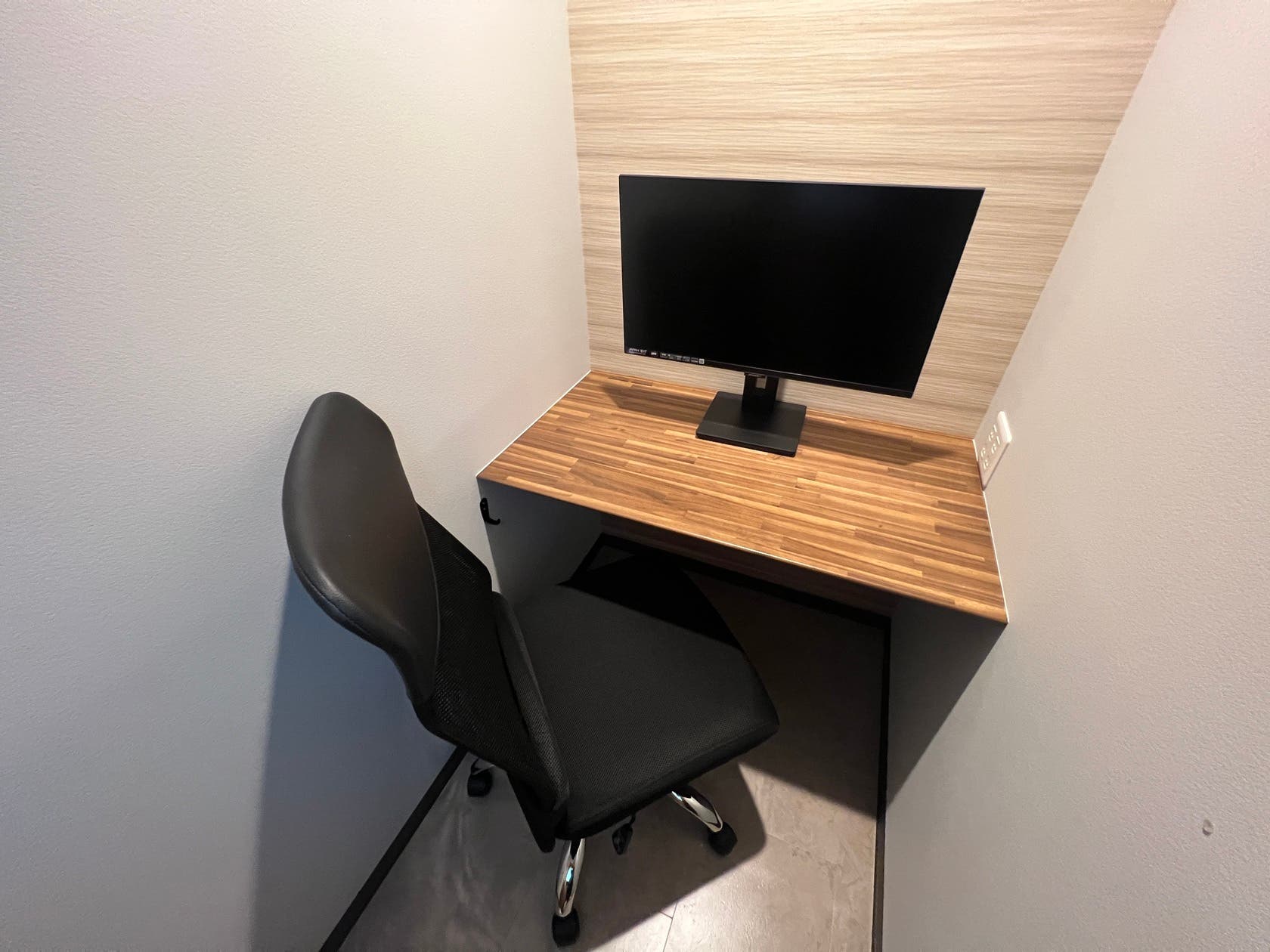 【1時間660円！】JR恵比寿駅目の前！完全個室の1名用ブース（ブース18）※予約時間前は入室不可【４階】の写真7