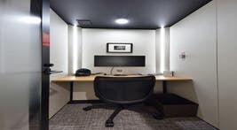 ROOM L 09
