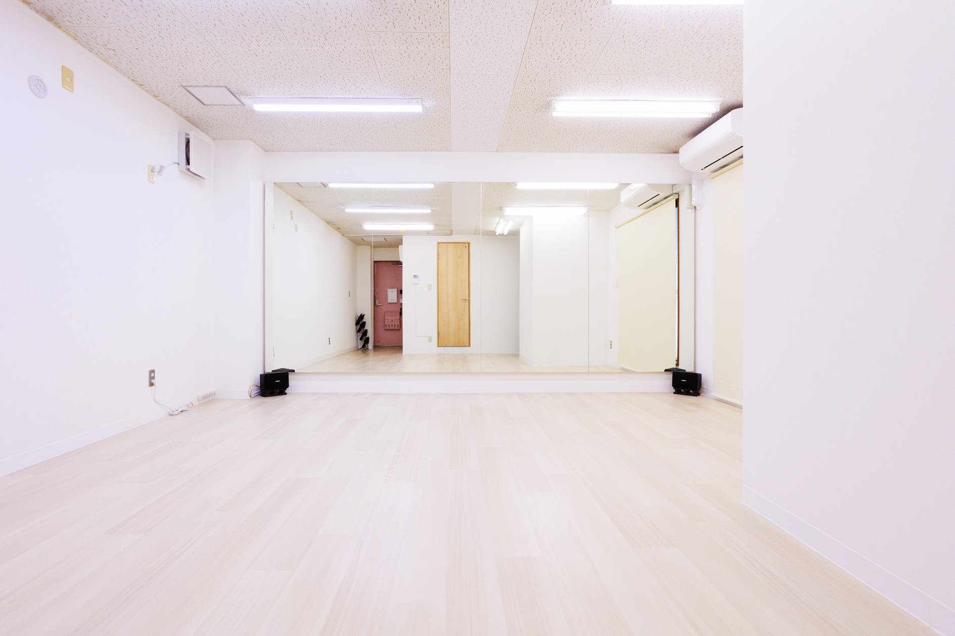 【徒歩1分】堀切菖蒲園駅👣無料超高速Wi-Fi🤳ミラーとスピーカー完備❗当日予約可能👍1時間から利用できるレンタルスタジオ✨の写真5