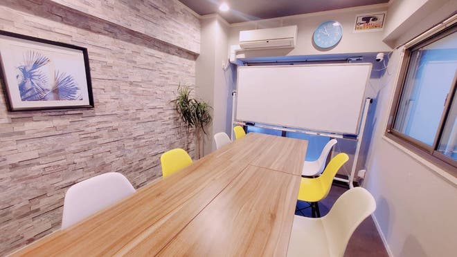 梅田5分/ロフト前/2重窓で静か/設備無料/最大15名/光Wi-Fi/テレワーク/リングライトの写真3