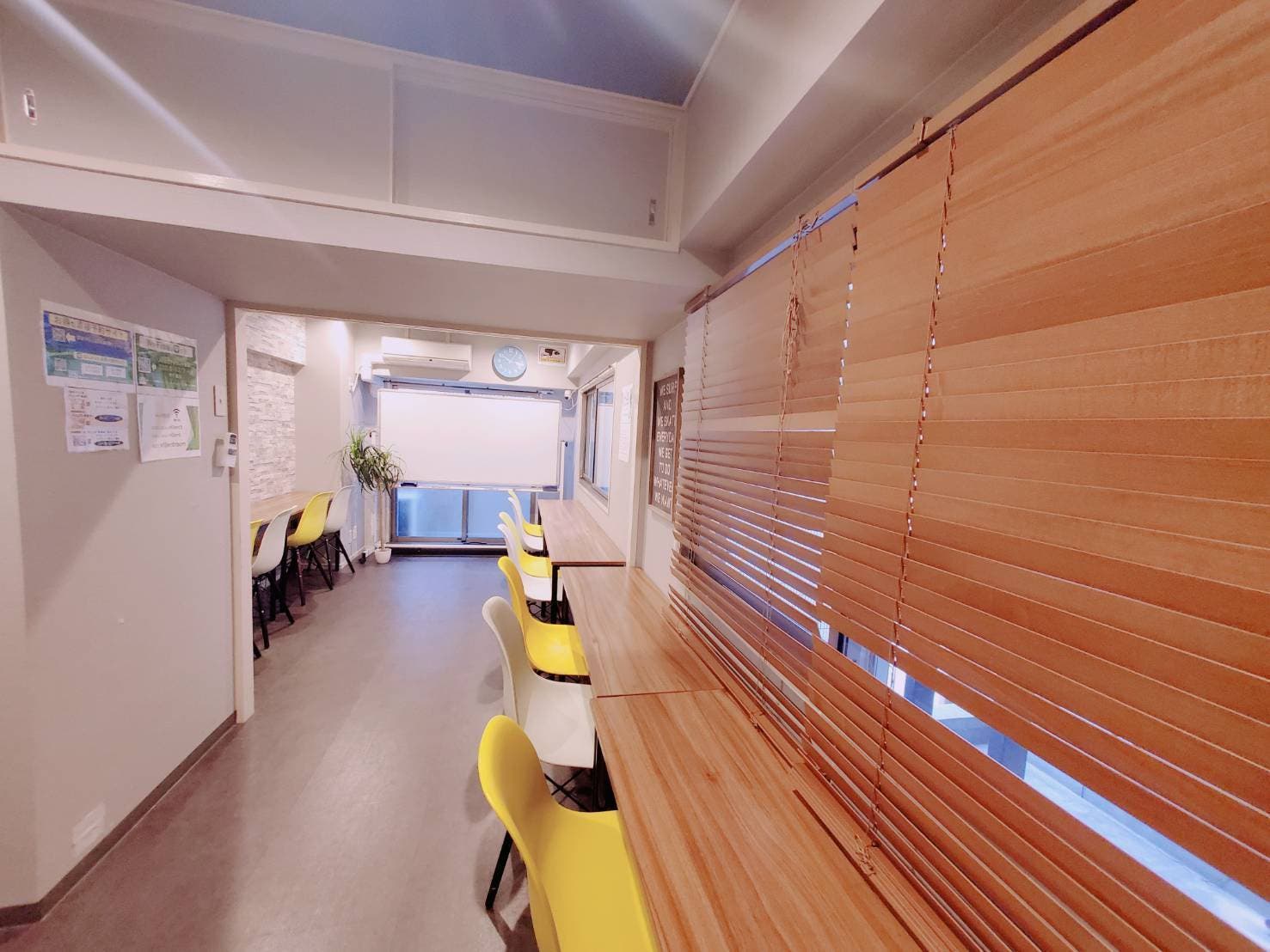 梅田5分/ロフト前/2重窓で静か/設備無料/最大15名/光Wi-Fi/テレワーク/リングライトの写真5