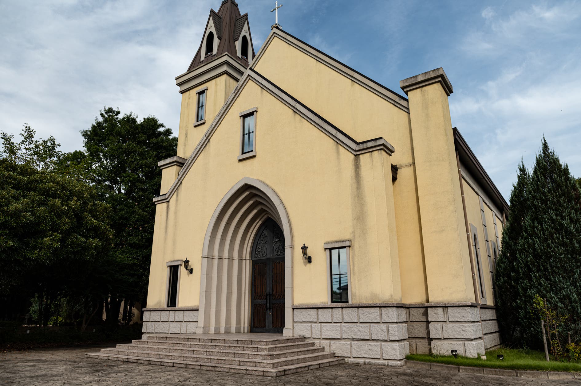 元結婚式場をアップサイクルした巨大施設【教会・大ホール・キッチン・屋外撮影】の写真6