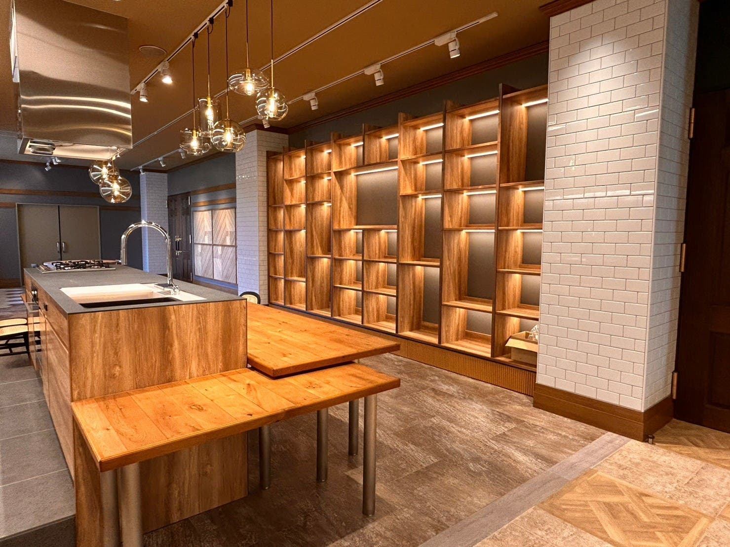 元結婚式場をアップサイクルした巨大施設【教会・大ホール・キッチン・屋外撮影】の写真10