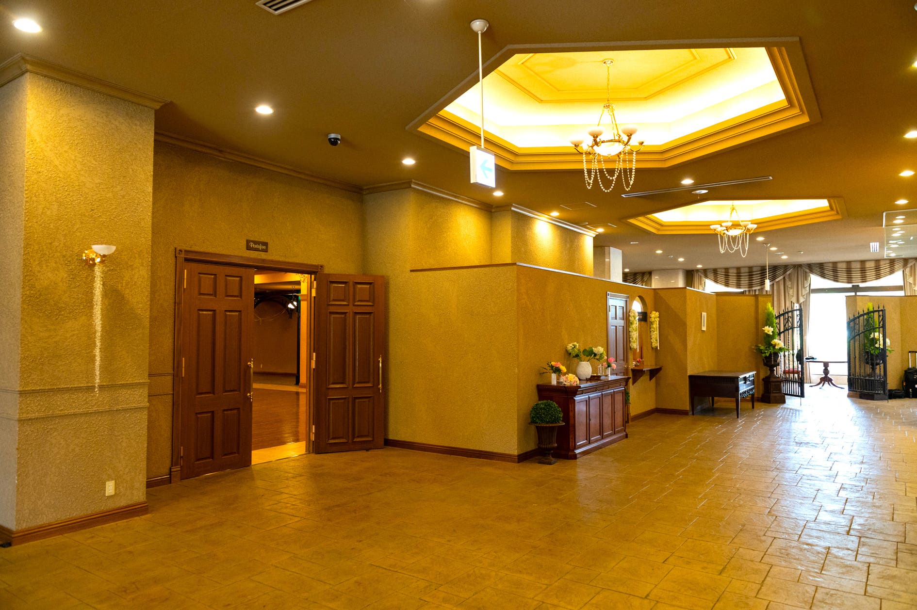 元結婚式場をアップサイクルした巨大施設【教会・大ホール・キッチン・屋外撮影】の写真12