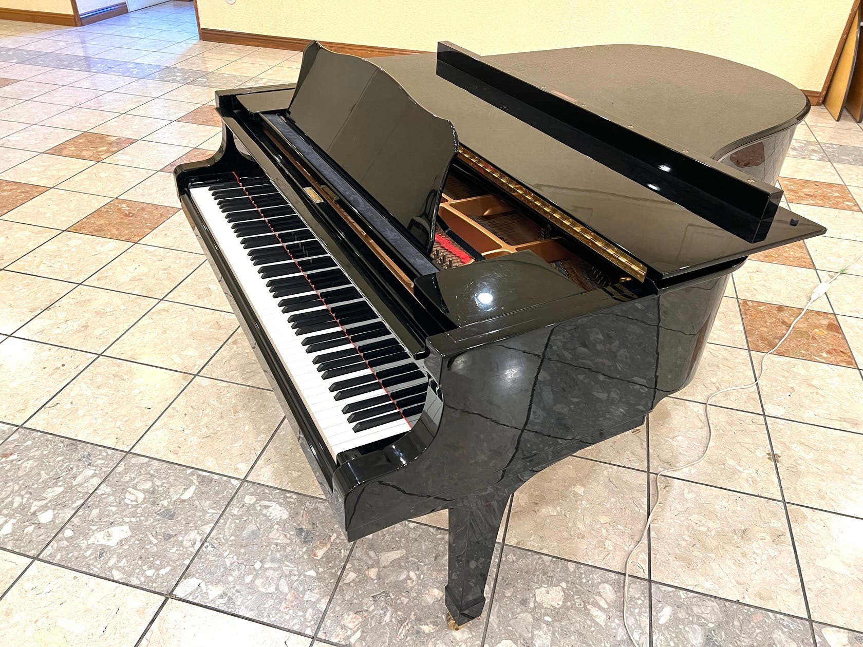 元結婚式場をアップサイクルした巨大施設【教会・大ホール・キッチン・屋外撮影】の写真18