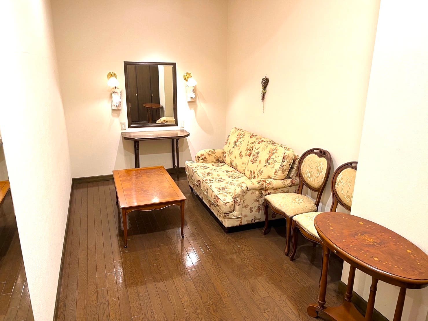 元結婚式場をアップサイクルした巨大施設【教会・大ホール・キッチン・屋外撮影】の写真20