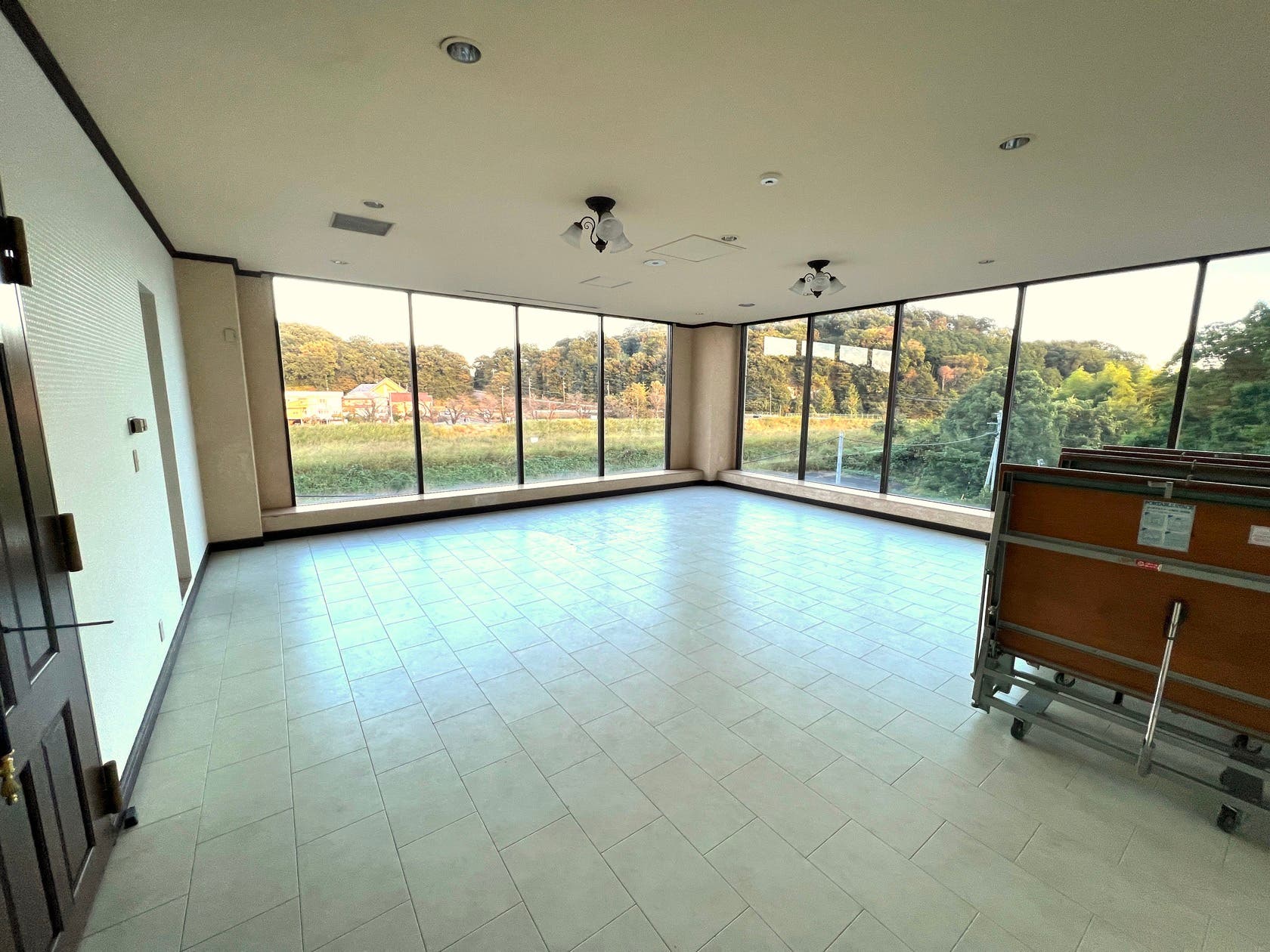 元結婚式場をアップサイクルした巨大施設【教会・大ホール・キッチン・屋外撮影】の写真23