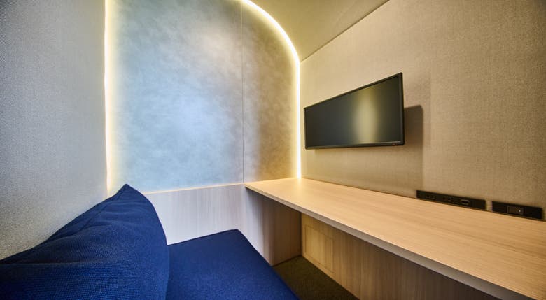 ROOM R 01