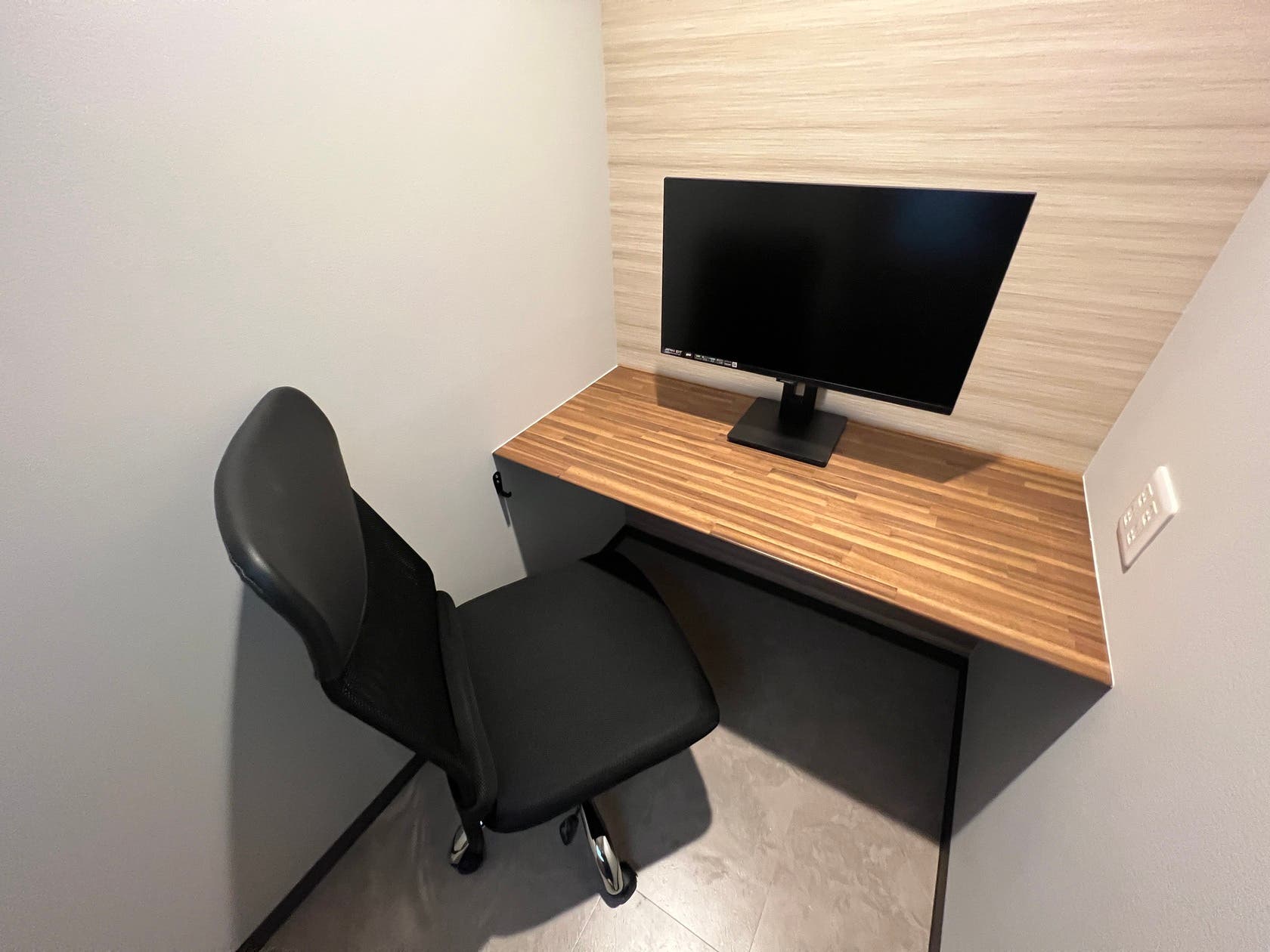 【1時間660円！】JR恵比寿駅目の前！完全個室の1名用ブース（ブース20）※予約時間前は入室不可【４階】の写真2