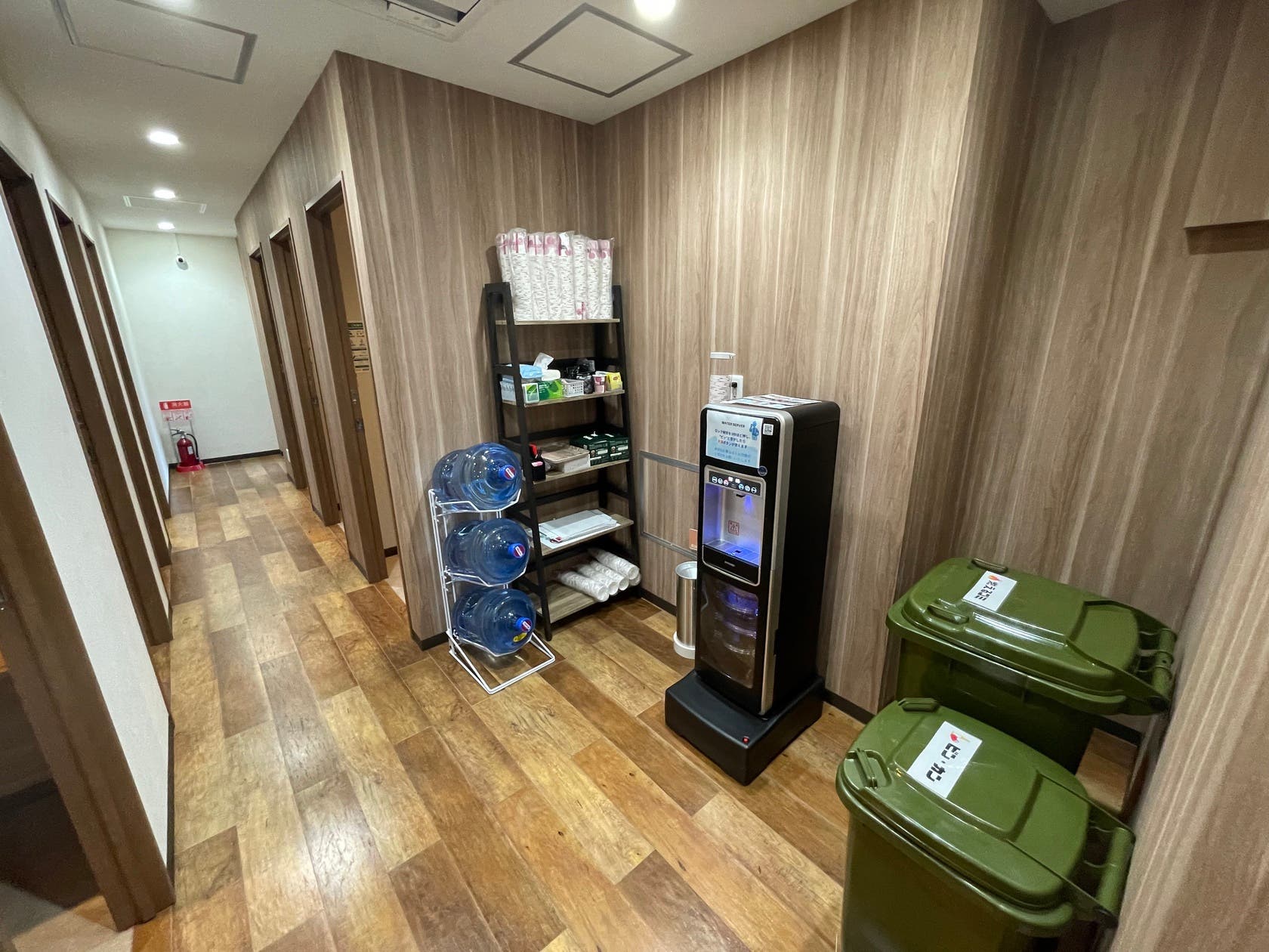 【1時間660円！】JR恵比寿駅目の前！完全個室の1名用ブース（ブース25）※予約時間前は入室不可【４階】の写真4