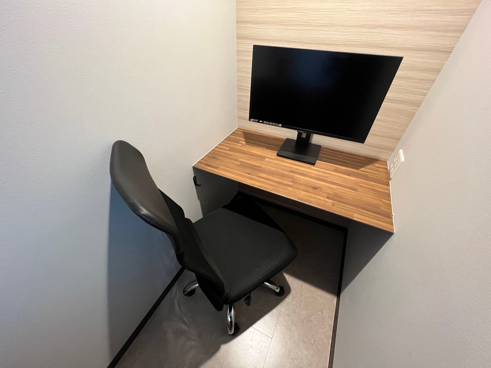 【1時間660円！】JR恵比寿駅目の前！完全個室の1名用ブース（ブース26）※予約時間前は入室不可【４階】の写真2