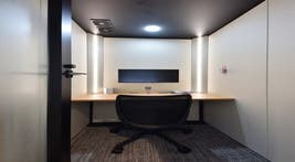 ROOM L 08