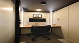 ROOM L 06