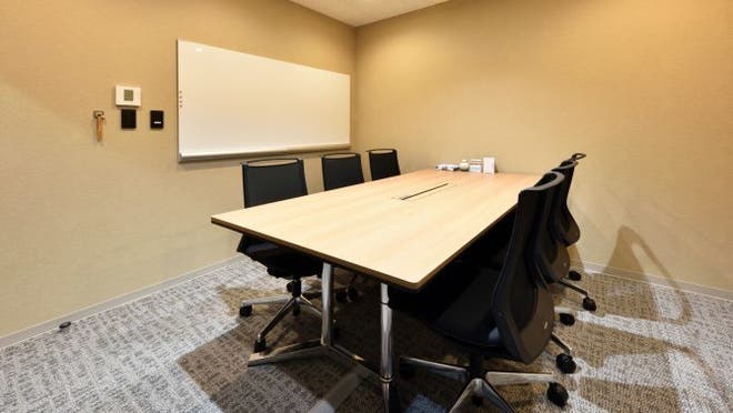 会議室 01(6名)の写真1