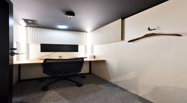 ROOM L 03