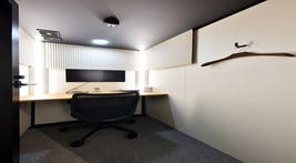 ROOM L 10