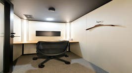 ROOM L 02