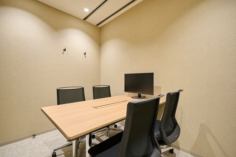 会議室 03(4名)の写真1