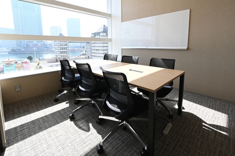 会議室 02(6名)の写真1