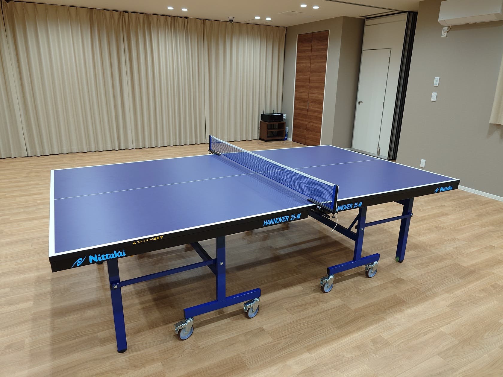 卓球台（ABルームご利用のオプション、ラケット/ボールは有料）の画像1