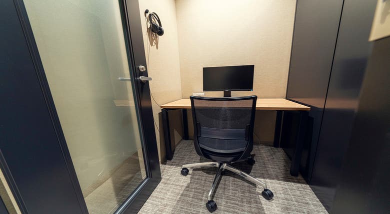 ROOM L 05