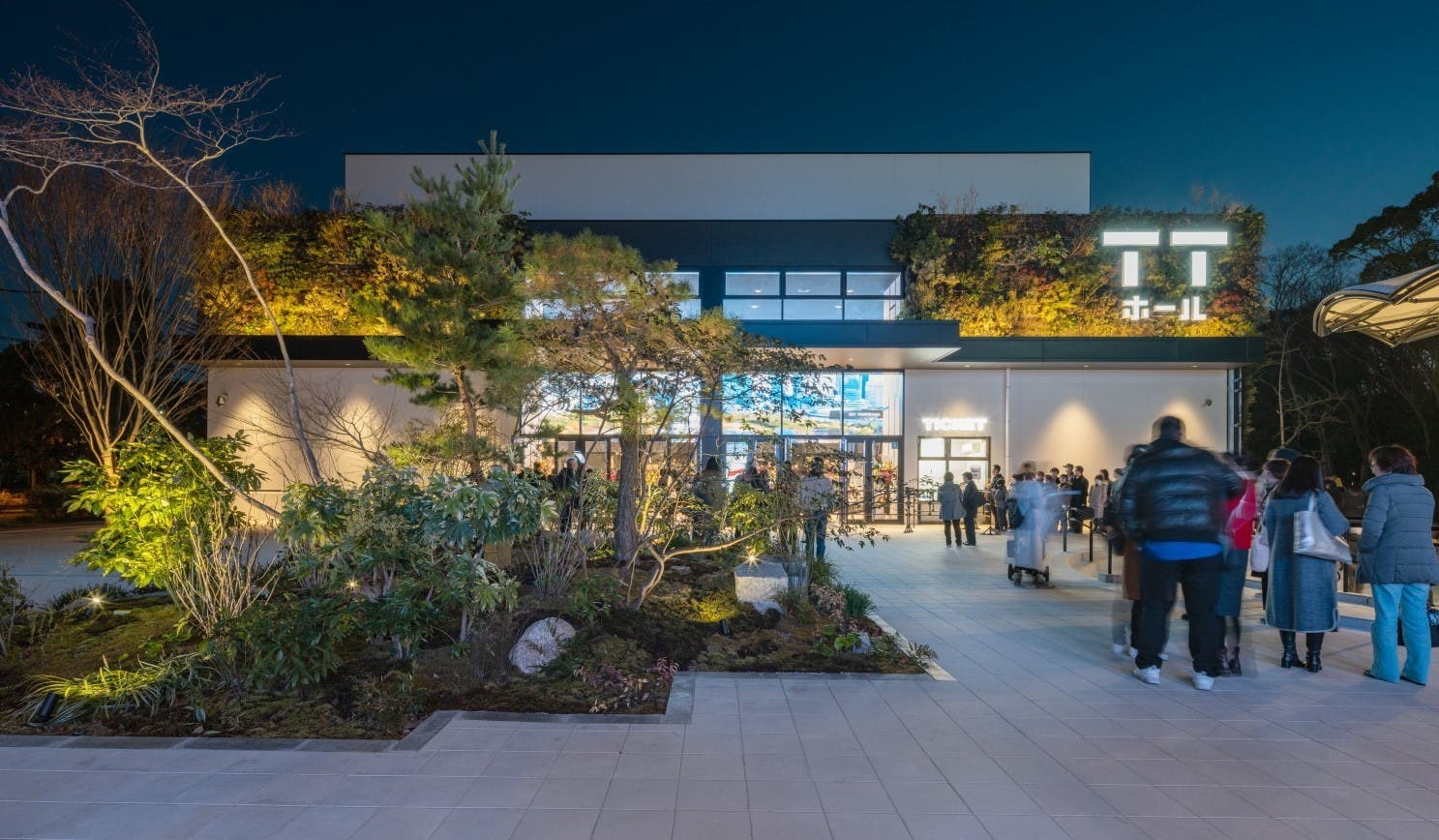 【最寄り駅から徒歩5分】クールジャパンパーク大阪大ホール・中ホールの間にある中庭。の写真7