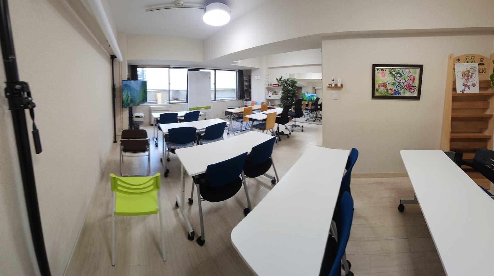 《吉祥寺駅1分｜🎉新規開店》【広い･設備充実】セミナー会場/教室/大画面/スッキリ部屋/24時42の写真8