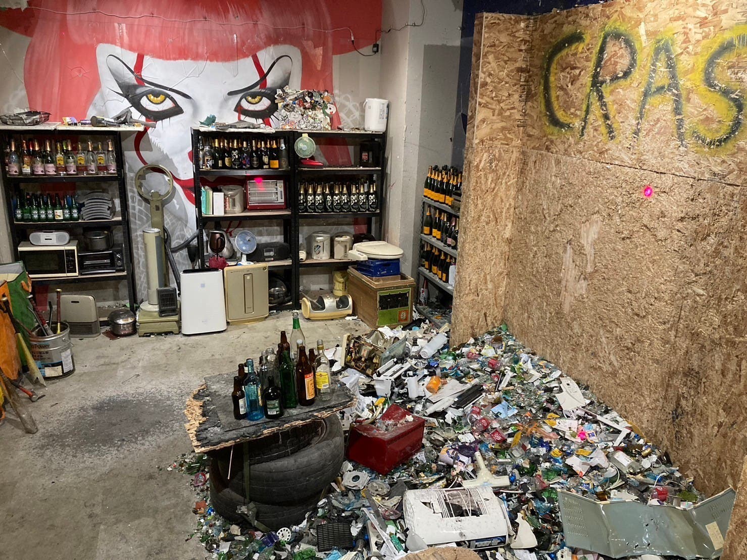 【心斎橋駅 7分】西日本初のCRASH BOXでストレス発散🔥ロケ収録・スタジオ撮影📷SNS・YouTube・MV、PV🎥の写真7