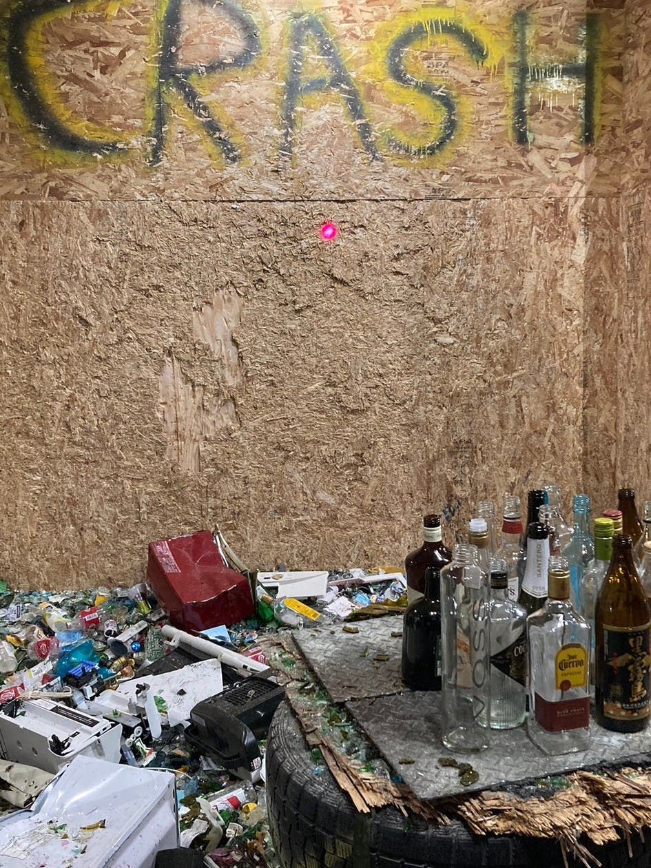 【心斎橋駅 7分】西日本初のCRASH BOXでストレス発散🔥ロケ収録・スタジオ撮影📷SNS・YouTube・MV、PV🎥の写真10