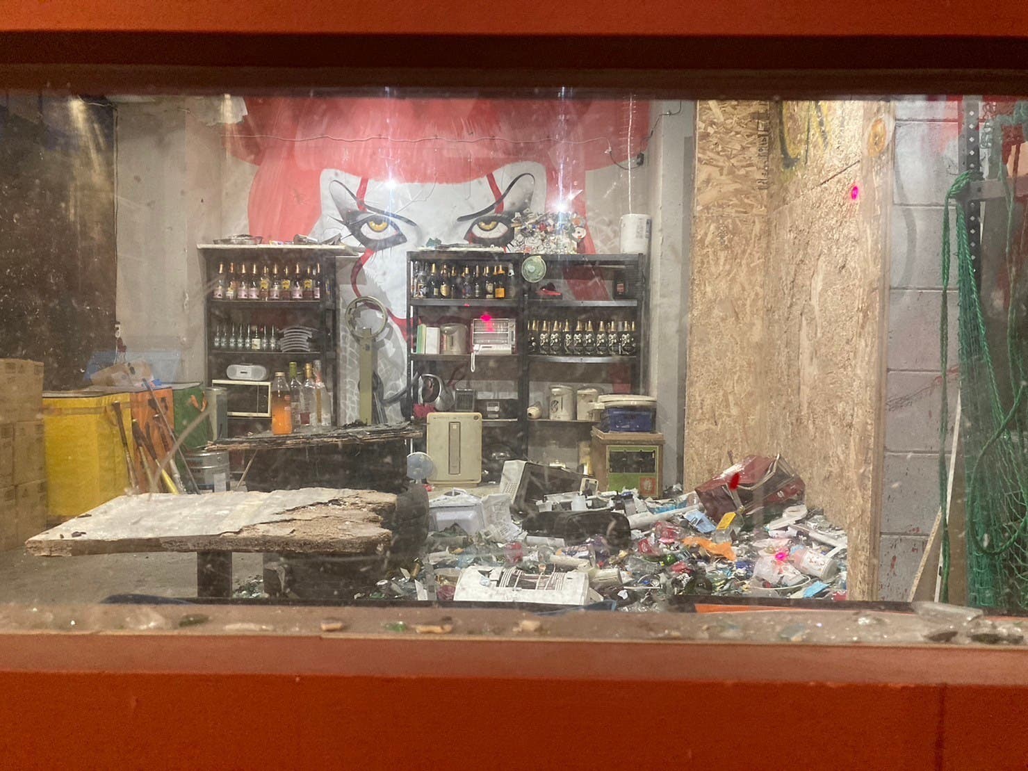 【心斎橋駅 7分】西日本初のCRASH BOXでストレス発散🔥ロケ収録・スタジオ撮影📷SNS・YouTube・MV、PV🎥の写真21