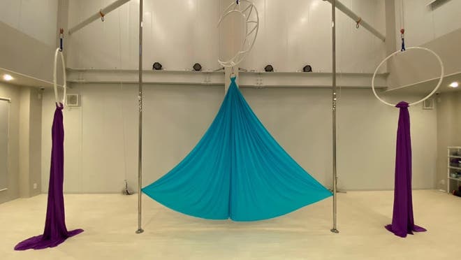 天井高6.5m・約74㎡・一面鏡張り・Pole・Aerial設備併設のレンタルスタジオの写真7