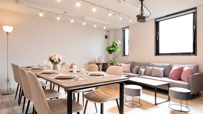 期間限定Sale✨三宮駅4分🚃ワンフロア1室の贅沢空間🛋️🍷ド迫力プロジェクター🎞️🍿最大18名様🎉ごみ捨て可🌈の写真1