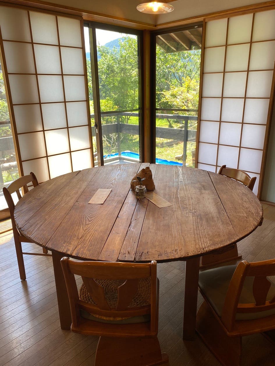 目の前は湧き水！自然たっぷり山にあるコテージカフェスペースの写真13