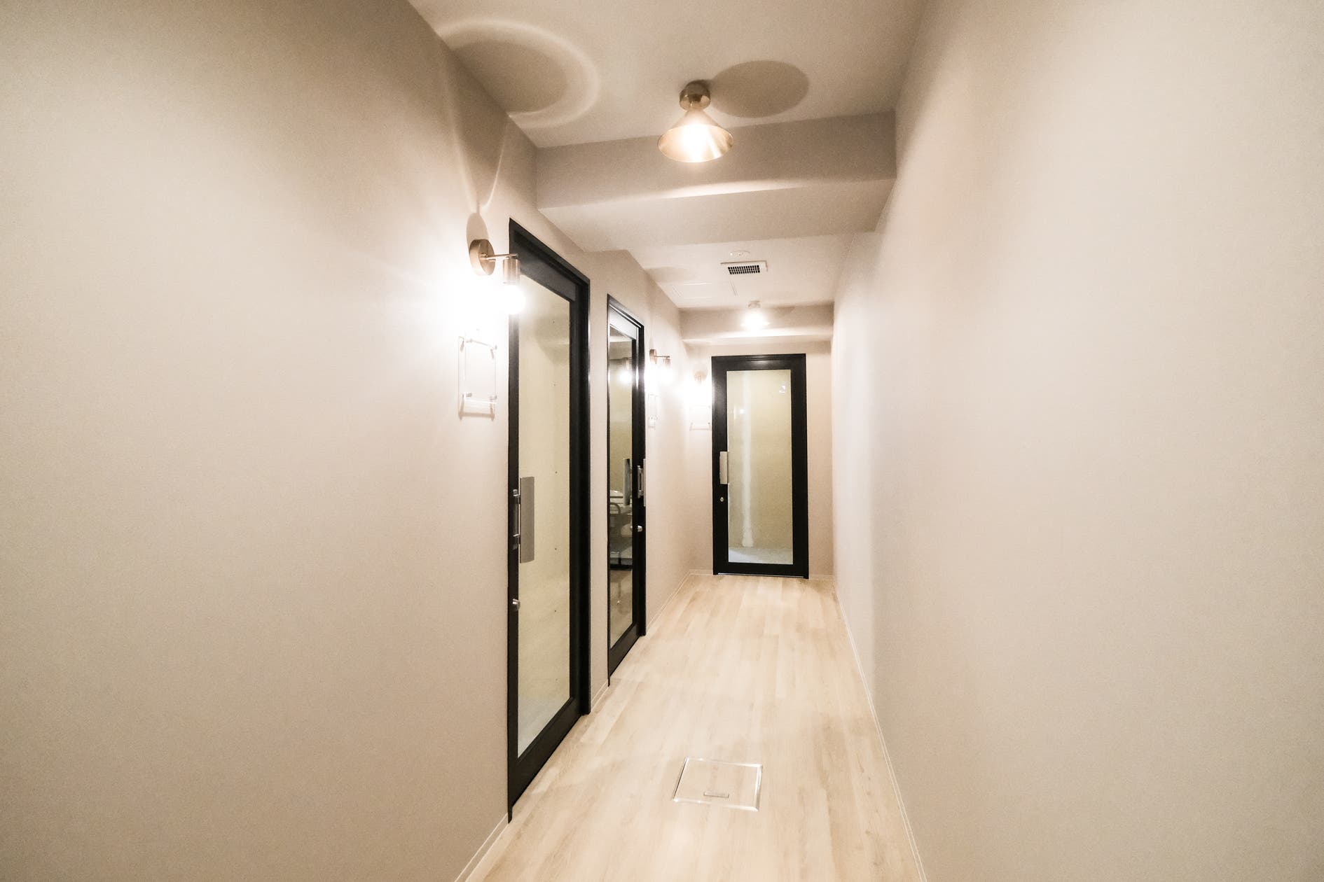 【元町駅徒歩１分】リラク｜神戸最大級のハコ型レンタルサロンの写真9