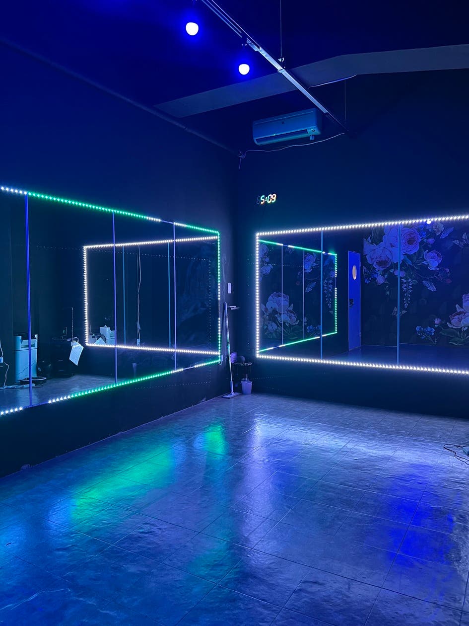 伏見駅E出口から徒歩1分のアレクサ対応虹色照明ダンススタジオの写真7