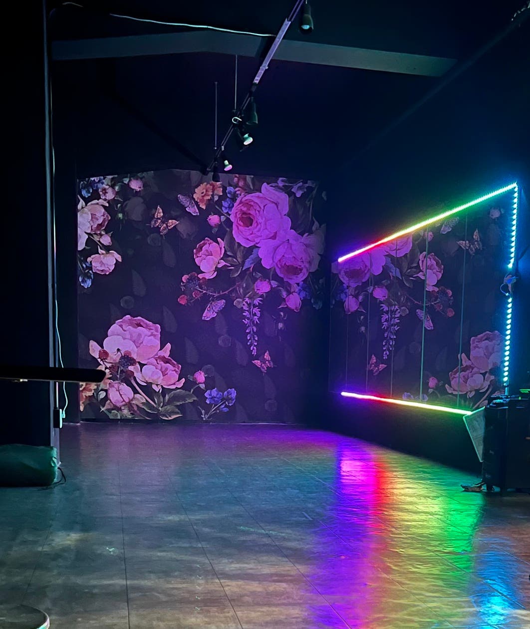 伏見駅E出口から徒歩1分のアレクサ対応虹色照明ダンススタジオの写真10