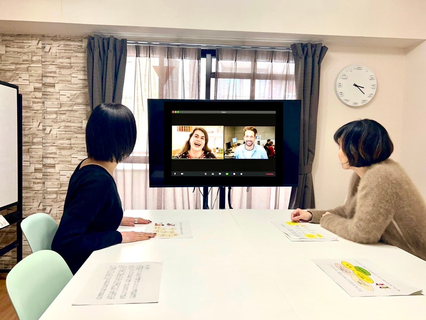 【四条駅・烏丸駅3分】最大6名/高速Wifi/最大100㌅プロジェクター/50㌅大型TV/飲食OK/セミナー・リモートに最適！の写真12