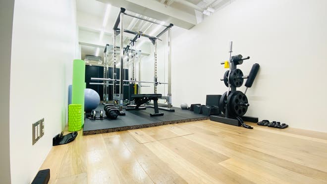 【原宿駅から徒歩5分】レンタルジム THE PERSON | 完全プライベート空間でパーソナルトレーニングに最適!の写真1