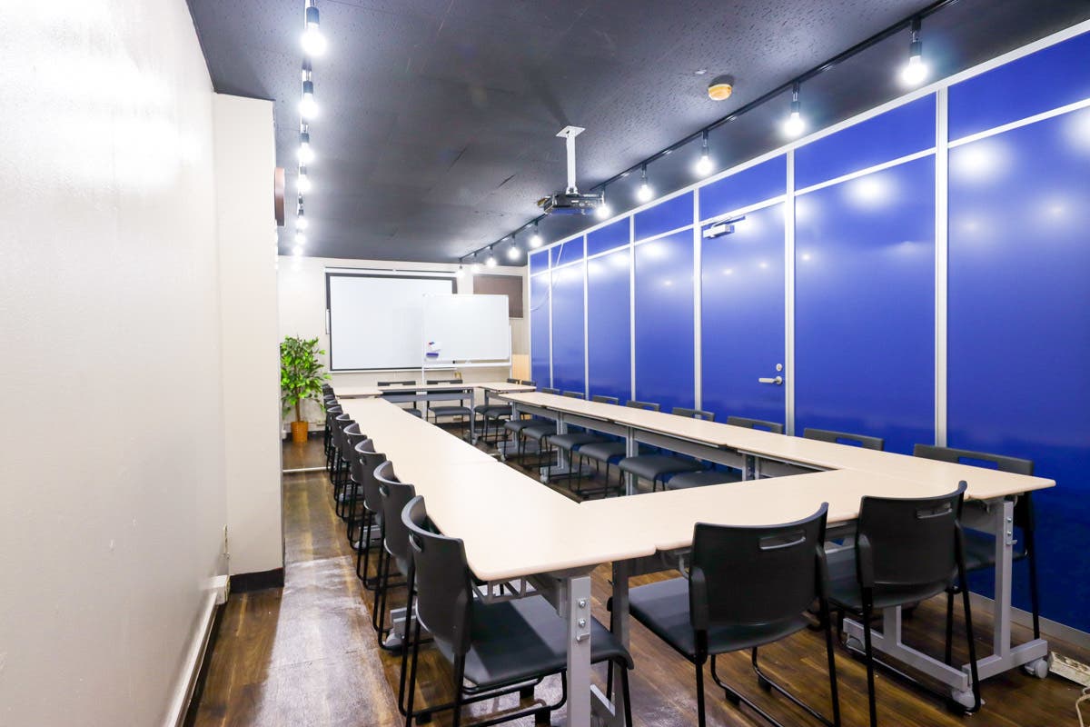 【池袋駅徒歩1分！池袋駅最近物件！36名】無線マイク・高性能プロジェクター・WiFi全て無料！ふれあい貸し会議室 池袋No103の写真13