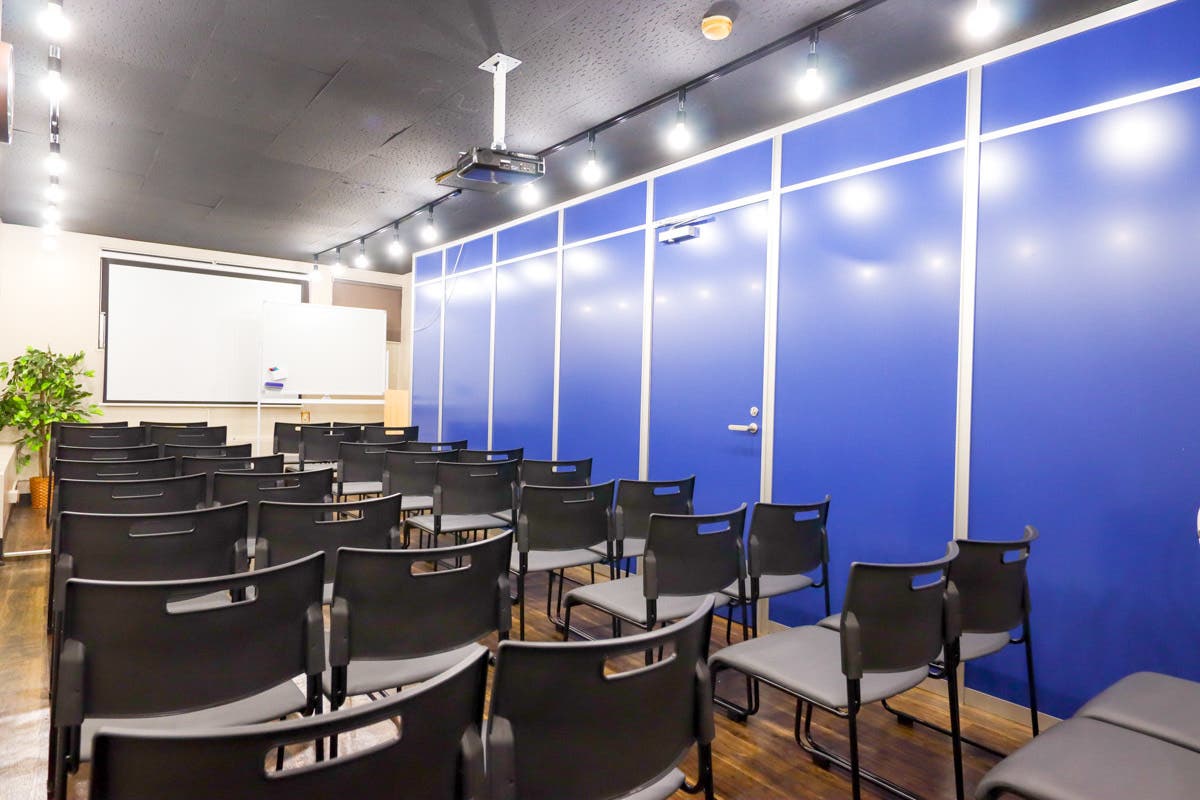 【池袋駅徒歩1分！池袋駅最近物件！36名】無線マイク・高性能プロジェクター・WiFi全て無料！ふれあい貸し会議室 池袋No103の写真18