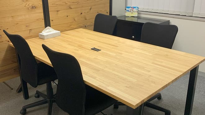 ②1~4名【東日本橋駅・馬喰町駅5分】無垢パーテーションで仕切られた木の香り漂うお洒落空間♪の写真1