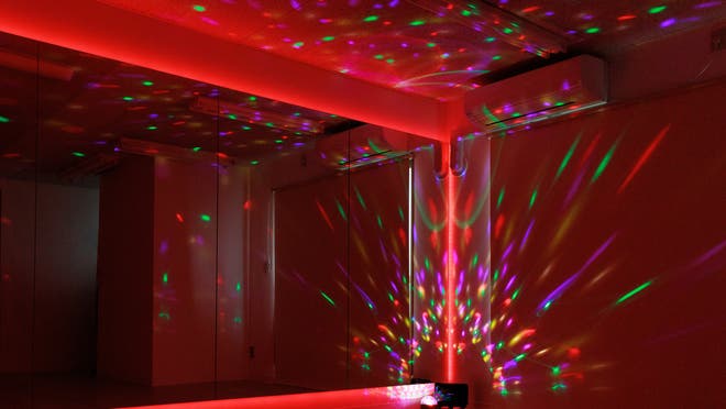 【徒歩1分】堀切菖蒲園駅👣無料超高速Wi-Fi🤳ミラーとスピーカー完備❗当日予約可能👍1時間から利用できるレンタルスタジオ✨の写真2