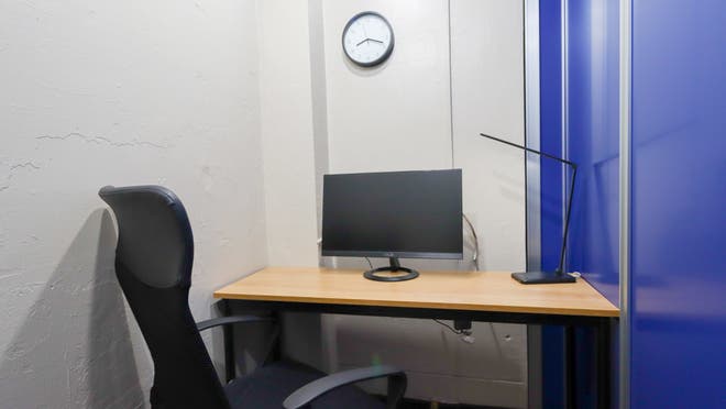 【池袋駅徒歩1分!池袋駅最近物件!1名利用可!】広い完全個室!モニター・WiFi全て無料!ふれあい貸し会議室 池袋No104の写真3