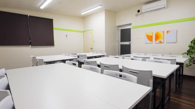 【池袋駅徒歩1分!池袋駅最近物件!26名利用可!】セミナーに!大型モニター・WiFi全て無料!ふれあい貸し会議室 池袋No105の写真6