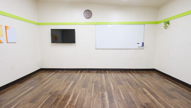 【池袋駅徒歩1分!池袋駅最近物件!26名利用可!】セミナーに!大型モニター・WiFi全て無料!ふれあい貸し会議室 池袋No105の写真14